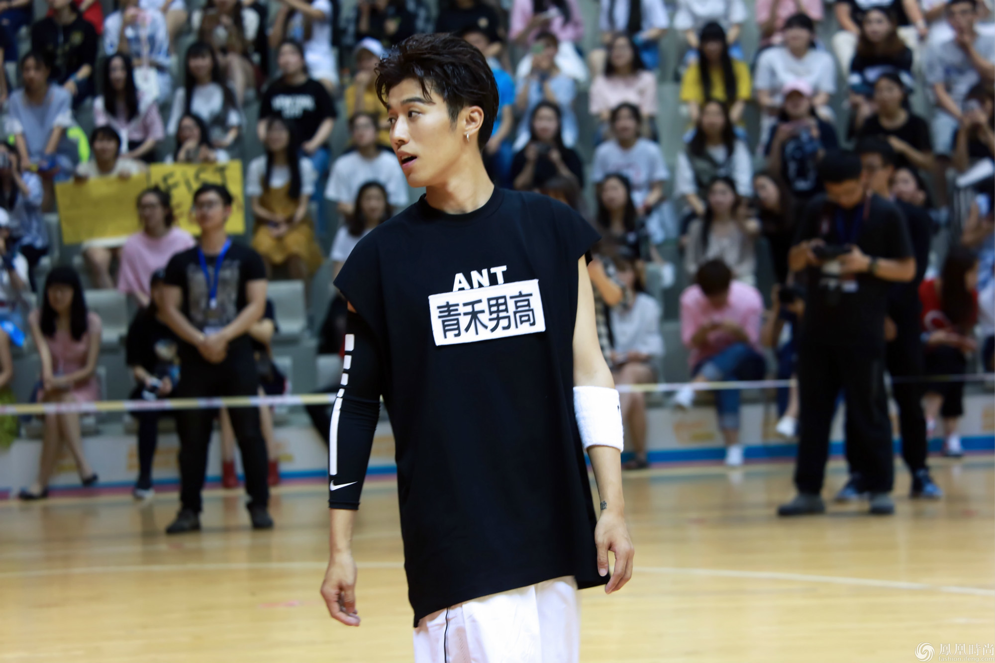 青禾男高路演开启 周游欧豪开启互怼模式 凤凰时尚