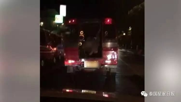 泰国双条车上公然性交,涉事俄罗斯情侣否认称只脱衣未性交!手机凤凰网
