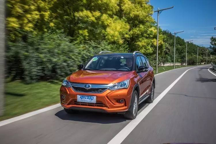 深度评测 探究宋EV300成为北京纯电动SUV销冠的全能特质！_凤凰资讯