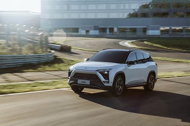 国产特斯拉续航400km 蔚来ES8车型将于12月上市_凤凰科技