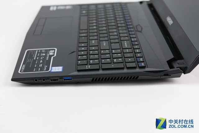 MX150开拓新领域 神舟战神Z5游戏本评测_凤凰科技