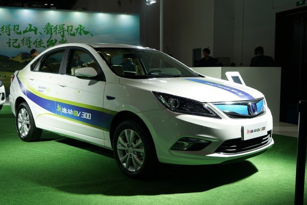 长安逸动EV300上市 补贴后售12.19-13.69万元_凤凰科技