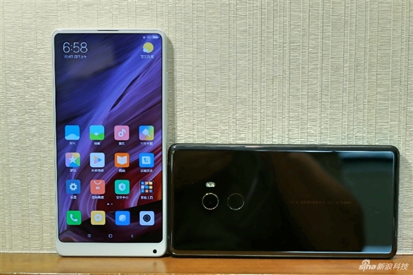 小米MIX 2全陶瓷尊享版开箱图赏：4699元帅毙_凤凰科技