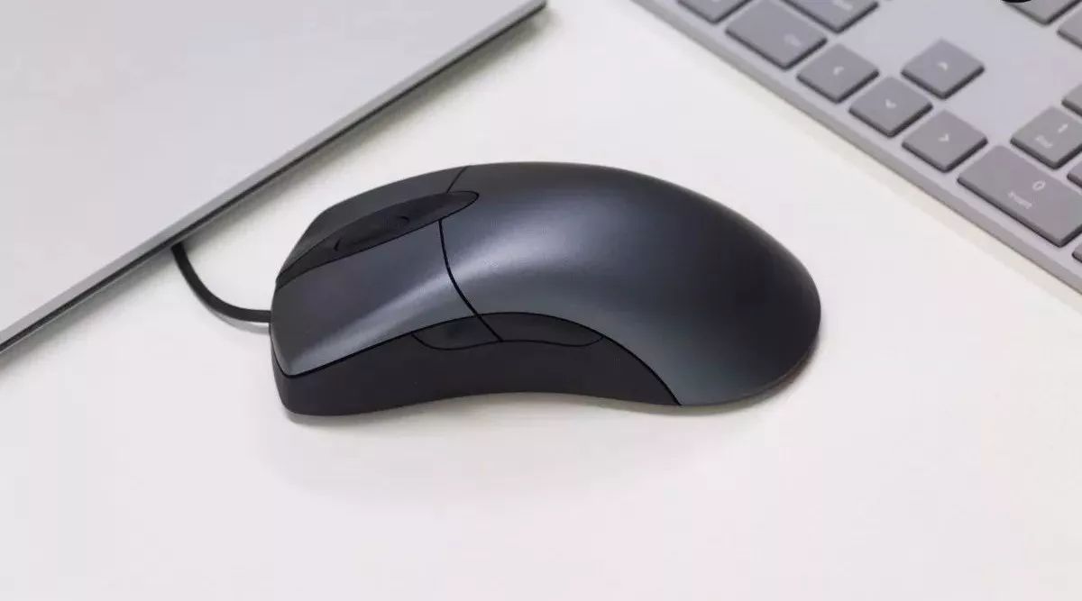 穿越 16 年而来的盈盈一握：微软 IE3.0 蓝影增强版鼠标评测_凤凰科技