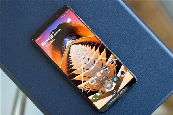 华为Mate 10保时捷版真机抢先看：8999元战iPX_凤凰科技