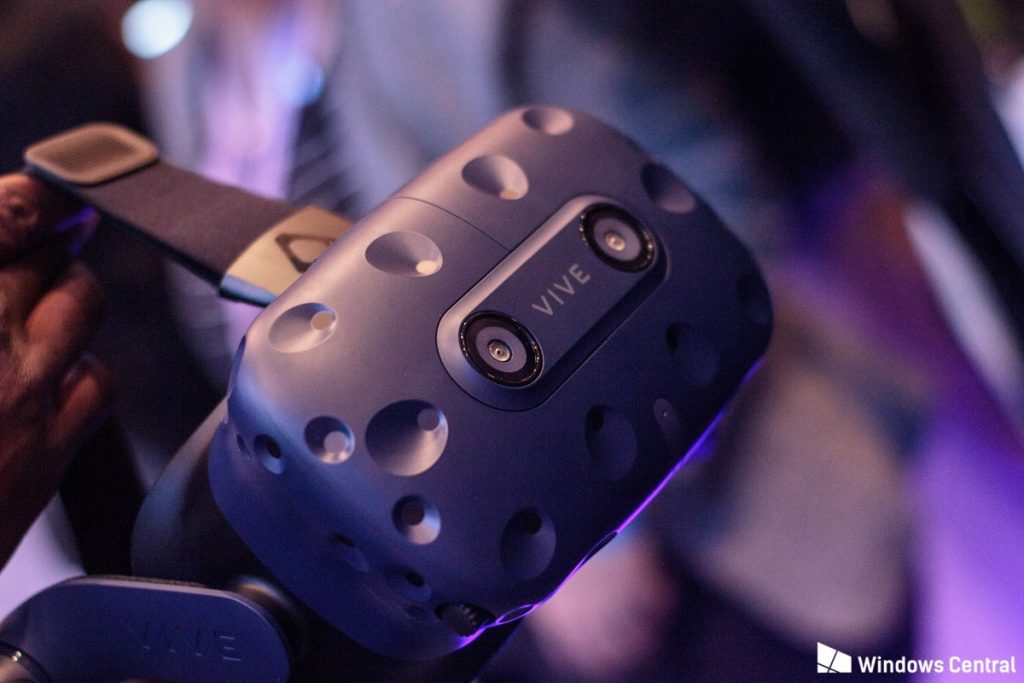 【CES 2018 现场】HTC Vive Pro 发布，带来了 VR 头显新玩法_凤凰科技