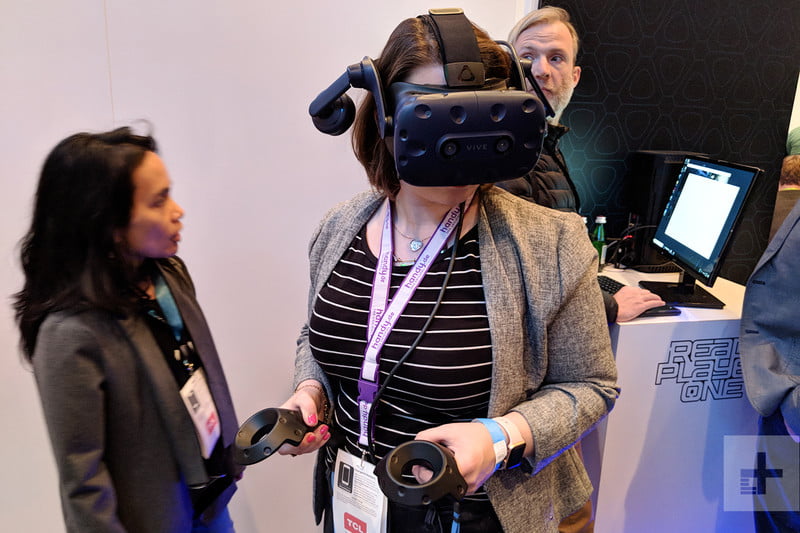 【CES 2018 现场】HTC Vive Pro 发布，带来了 VR 头显新玩法_凤凰科技