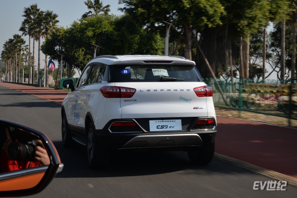 打破传统的拐点 试驾猎豹汽车CS9 EV纯电动SUV_凤凰网汽车_凤凰网