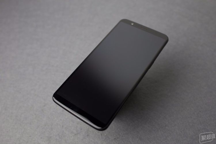 两个机皇的较量！一加5T与华为MATE10 PRO孰优孰劣？_凤凰科技