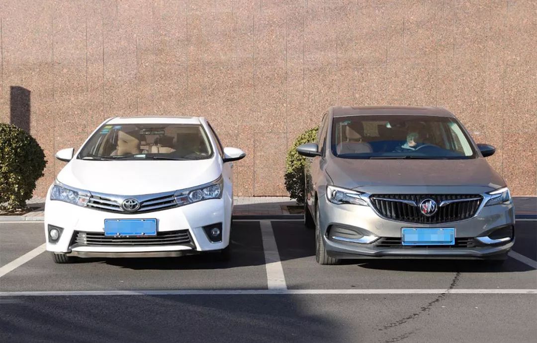 GL6 PK 卡罗拉，究竟谁更能装？【空间对比】_凤凰网汽车_凤凰网