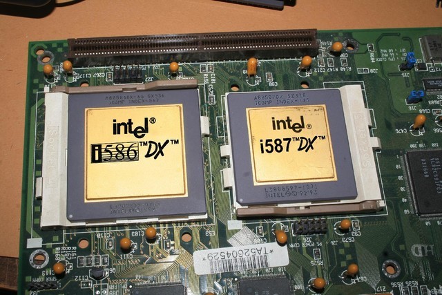 深度复盘 AMD与Intel三十年的恩怨情仇_凤凰科技