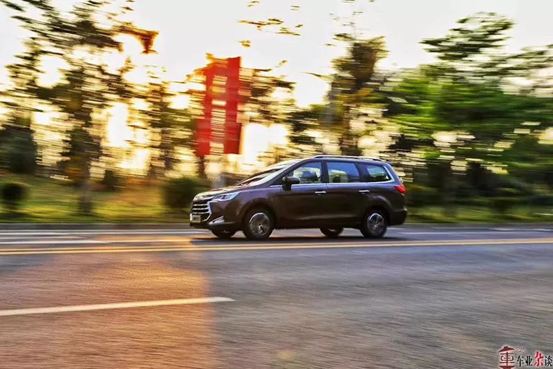 预售6.48-8.08万元，瑞风R3是舒适、实惠的家用MPV｜车业杂谈_凤凰网汽车_凤凰网