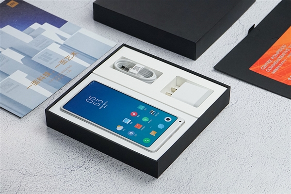 8G+256G卖3999元 小米MIX 2S欣赏：颜值赞_凤凰科技