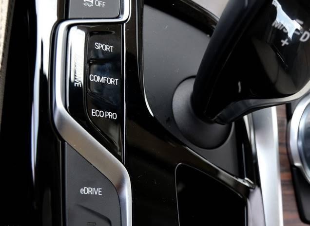 油耗不到2L，12种驱动模式，宝马530le来势汹汹欲成插混合搅局者_凤凰网汽车_凤凰网