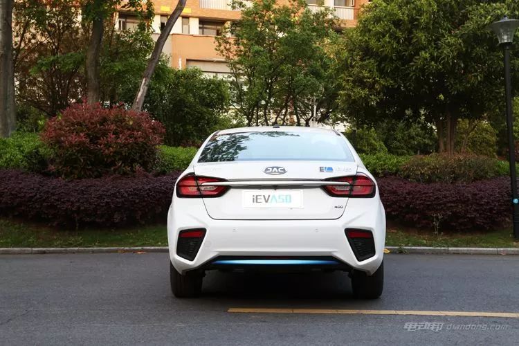 12万起买400公里？环湖激烈试驾江淮iEVA50后，我竟对它…_凤凰网汽车_凤凰网