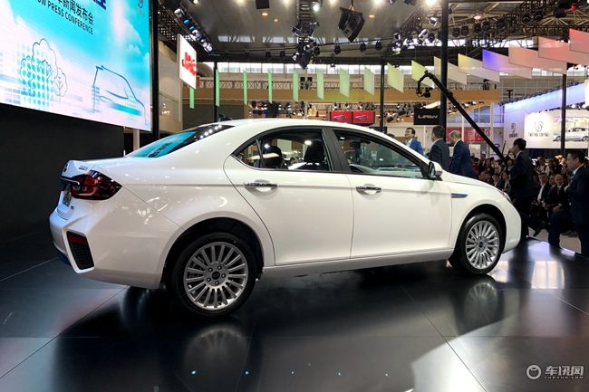 2018北京车展：续航500km的江淮IEVA50上市_凤凰网汽车_凤凰网