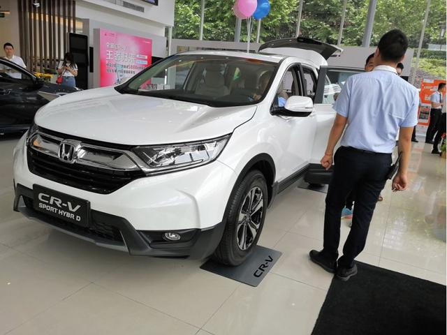 东本CR-V开卖第一个周末，4S店“人满为患”，不加价反降6000！_凤凰网汽车_凤凰网