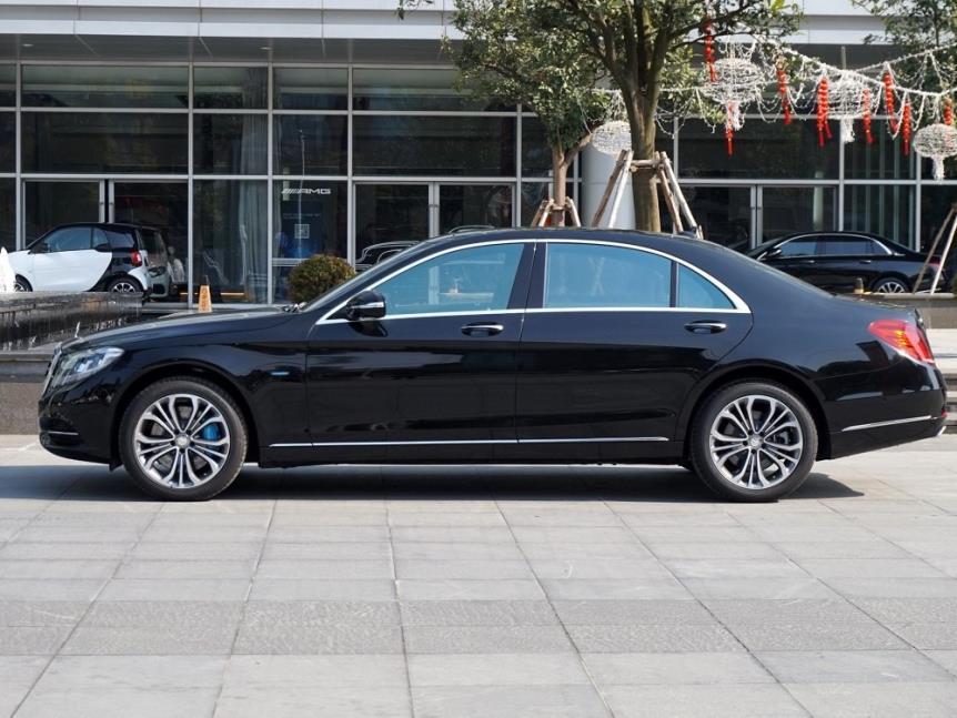 售价近200万的豪车百公里油耗却仅为2.8L，奔驰这是在搞什么鬼？_凤凰网汽车_凤凰网