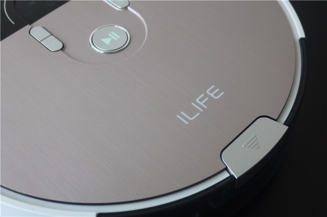 智能扫拖双管齐下，轻松完成家庭大扫除 — ILIFE智意X785扫地机器人评测_凤凰网科技