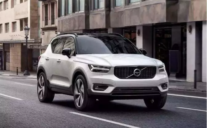 谁喊贵！沃尔沃XC40根本不贵，2.0T 8AT标配四驱，32万还纯进口！_凤凰网汽车_凤凰网