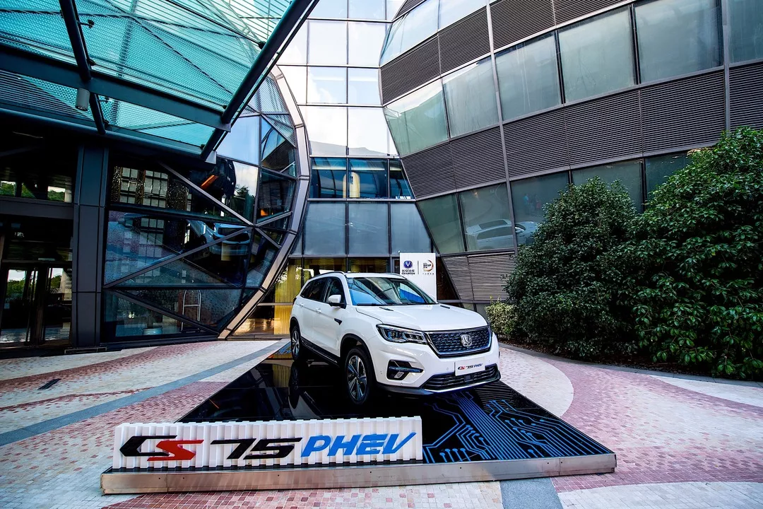 众多新能源，为何偏偏选择长安CS75 PHEV_凤凰网汽车_凤凰网