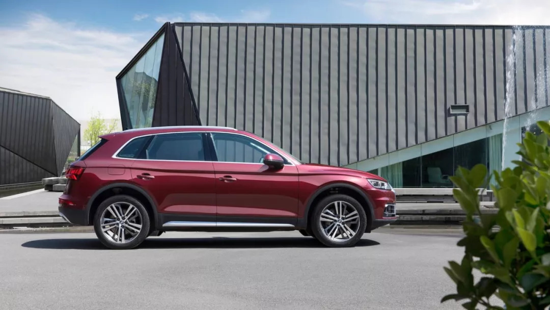 钟观 | 抢占领先身位后，奥迪Q5L如何诠释一场教科书式的胜利？_凤凰网汽车_凤凰网