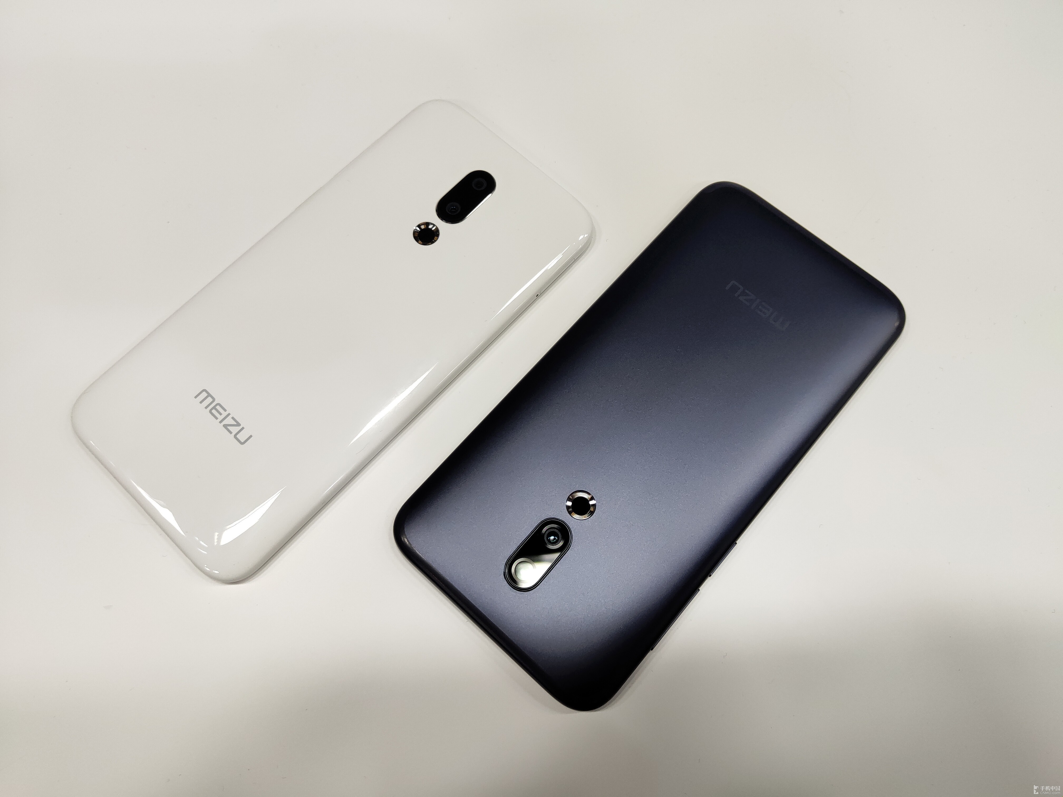 魅族 16th/16 X/V8/X8现场图赏 惊艳全场_凤凰网