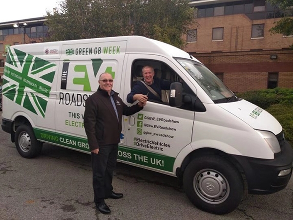 55台纯电动车交付！受物流巨头顺丰青睐，大通EV80究竟有何魅力？_凤凰网汽车_凤凰网