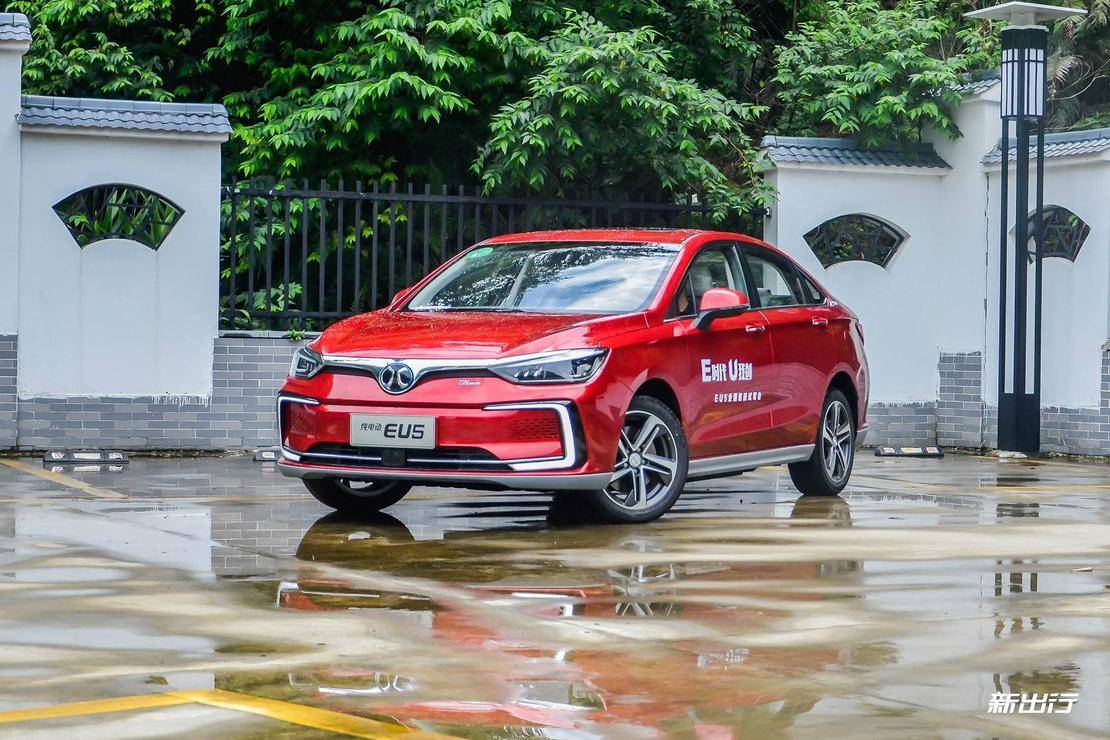 逸动 EV 460/EU5/帝豪 EV 450 三款 400km + 长跑型选手初步海选_凤凰网汽车_凤凰网