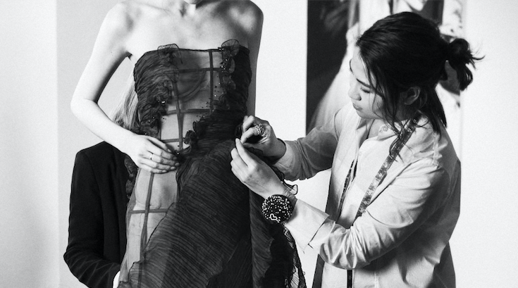 百人计划 | 高级定制时装设计师Alice Yu：独立设计师未来需要直面线下体验店的“进攻”_凤凰资讯