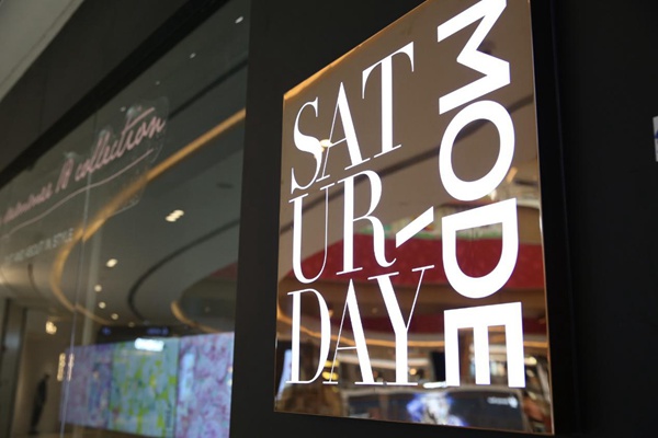 SATURDAY MODE天猫智慧门店开幕 引领黑科技购物体验潮流_凤凰时尚
