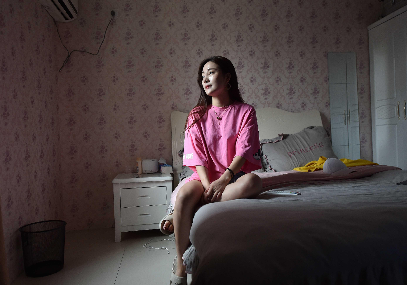 模特隆胸手术，醒来流泪问医生：好不好看_凤凰网