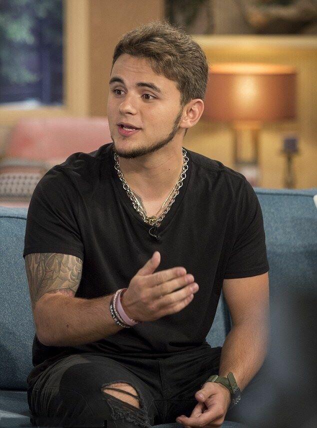 迈克尔杰克逊长子Prince录节目照还挺帅，网友：他一点都不像爸爸_凤凰财经