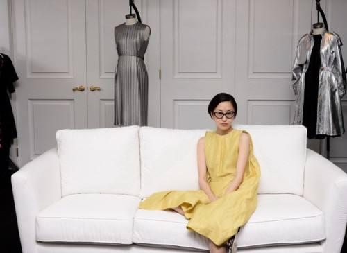 受邀参加Met Gala后，Ms MIN刘旻在寺库玩起了摩登转换_凤凰资讯