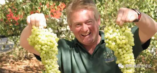 第三代奔富首席酿酒师-奈维斯(Neville Falkenberg)__凤凰网