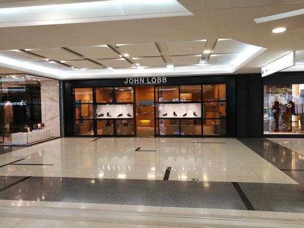 JOHN LOBB：有人称它为低调的鞋王，有人则爱呼它“酱萝卜”_凤凰网时尚_凤凰网