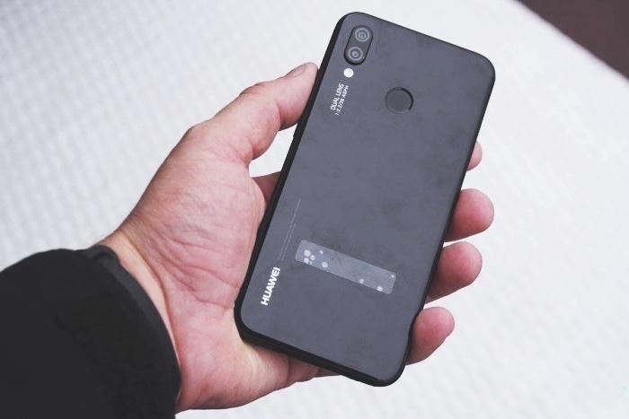 华为P20 Lite提前开箱：骁龙659+4GB+19:9全面屏_凤凰网科技_凤凰网