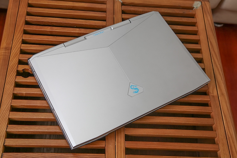 八代标压加持 炫龙炎魔T2-Ti游戏本开箱_凤凰科技