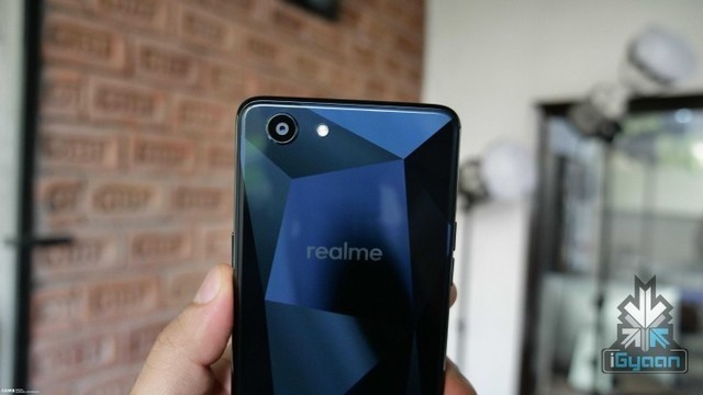 OPPO Realme 1真机现身 钻石后壳与OPPO F7很像_凤凰科技