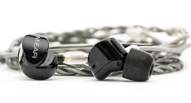 Audiolab首次涉足耳机 发布M-EAR 2D及4D_凤凰科技