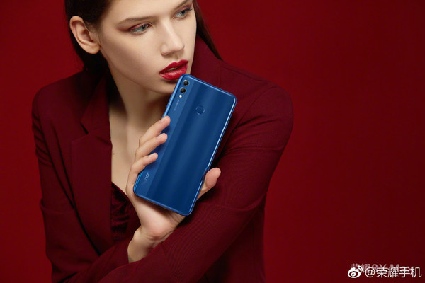 荣耀8X Max秀出你的美 巨屏强机就选它_凤凰网