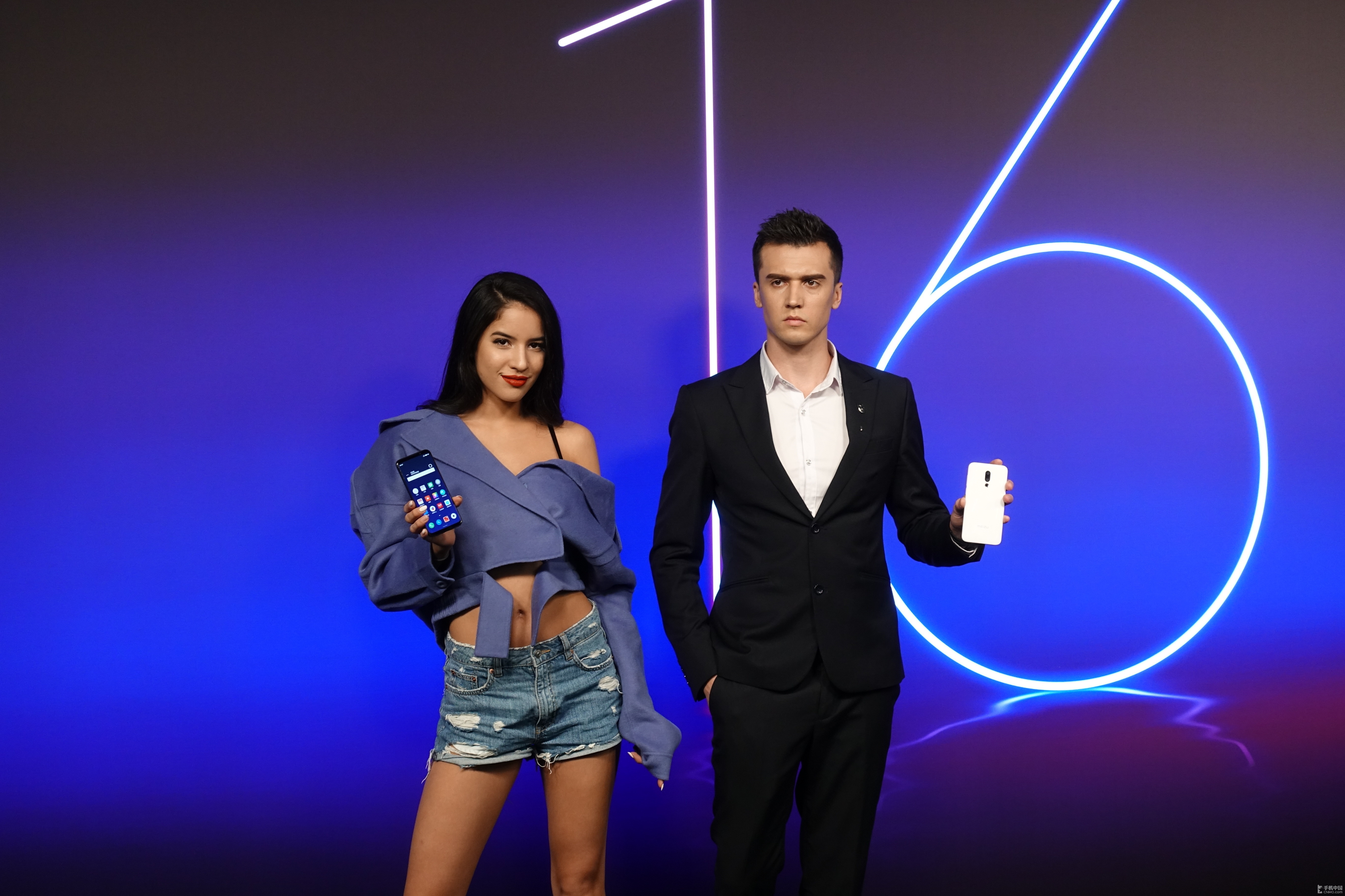 魅族 16th/16 X/V8/X8现场图赏 惊艳全场_凤凰网