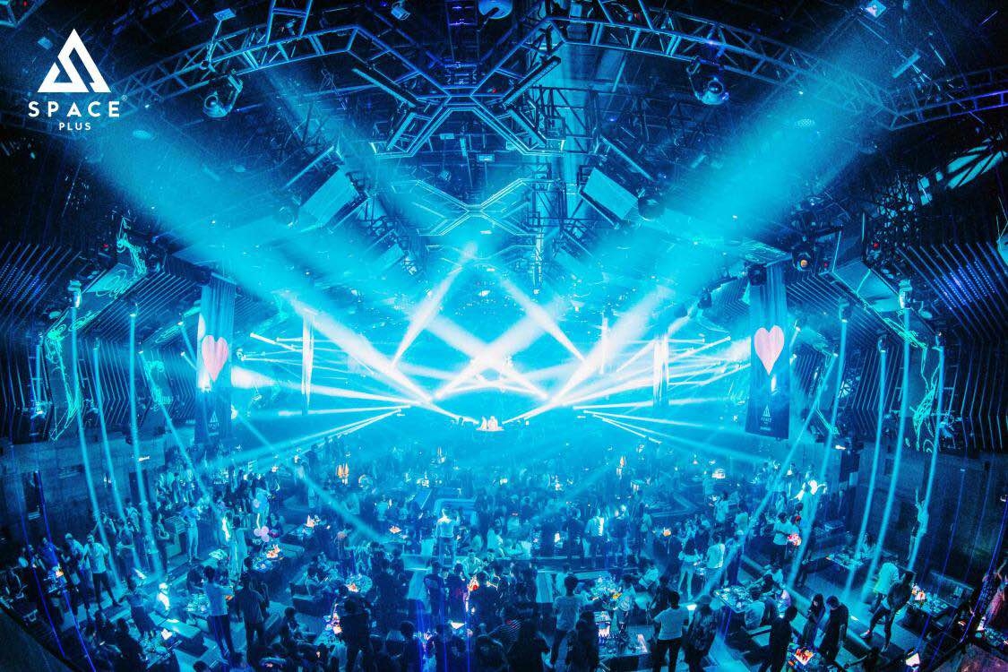 不要温柔地走进那良夜，年轻就要去Space plus燃烧咆哮！__凤凰网