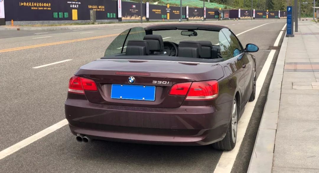 E93宝马330i焕然一新，比F30宝马3系更好开？| 问问二手车_凤凰网汽车_凤凰网