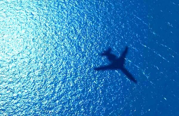 马航为何如此多灾多难? 马航MH387起飞时起落架爆胎 那些下落不明的马航到底在哪?__凤凰网