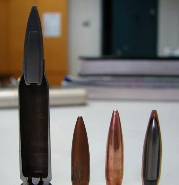 中国新枪要上2019年阅兵，主动废除5.8毫米子弹，摆脱无脑通用化