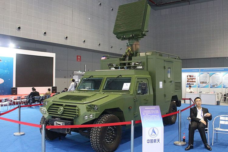珠海航展猛士装甲车全面展示，充分体现我军新部队战斗力_凤凰网